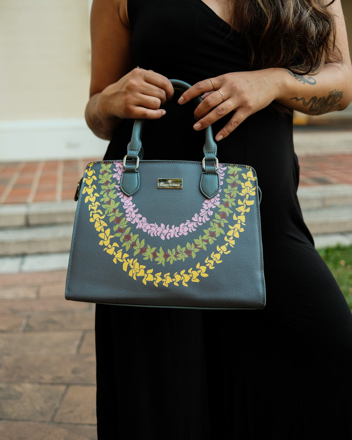 Lei Grey Collection – Happy Wahine